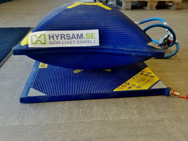 Hyrsam | Hyrmaskiner i Piteå - LYFTKUDDAR, DOMKRAFT, MASKINSKRIDSKOR